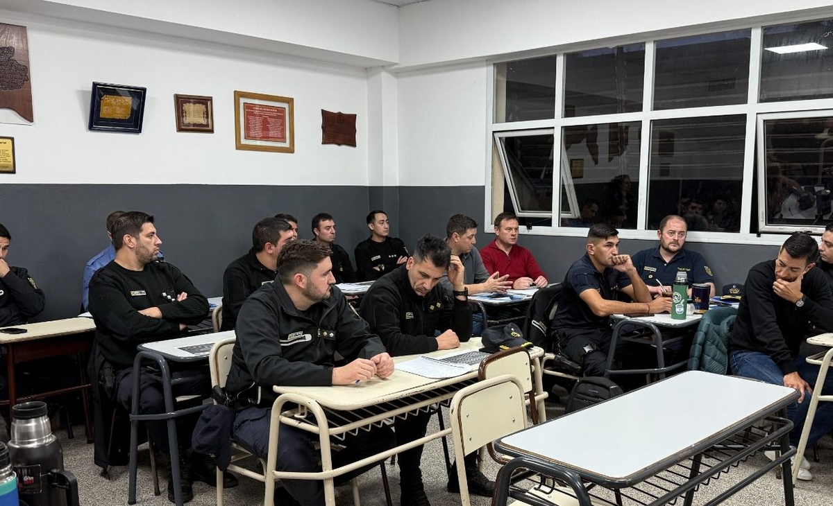 El Instituto Superior Policial realizó jornada de trabajo con tutores ...